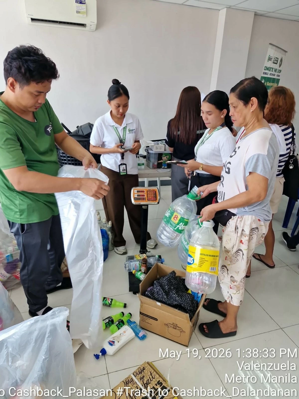 Manila Bulletin - Valenzuela residents earn rewards through recycling ...