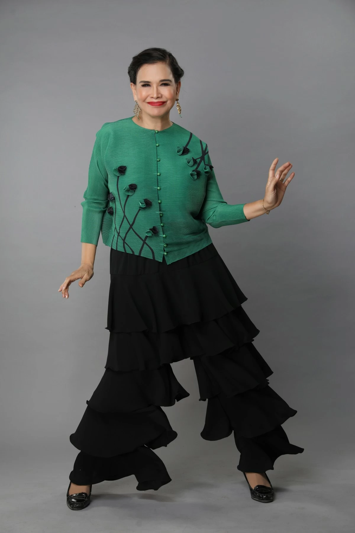 Manila Bulletin - Seasoned fashion designer Boyet Fajardo unveils his ...